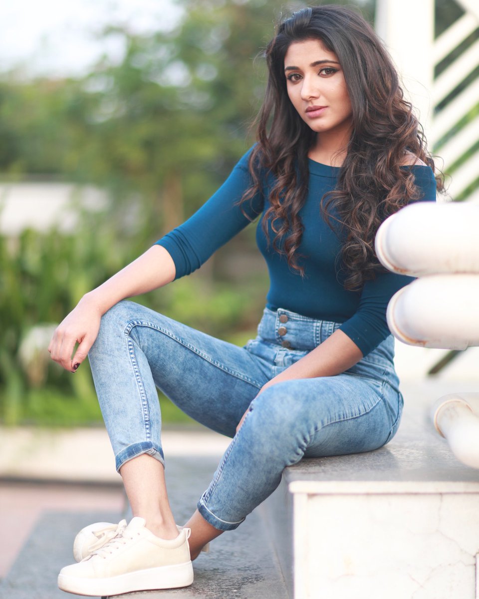 Adithi Menon Glam Photos - Latest Movie Updates, Movie Promotions ...