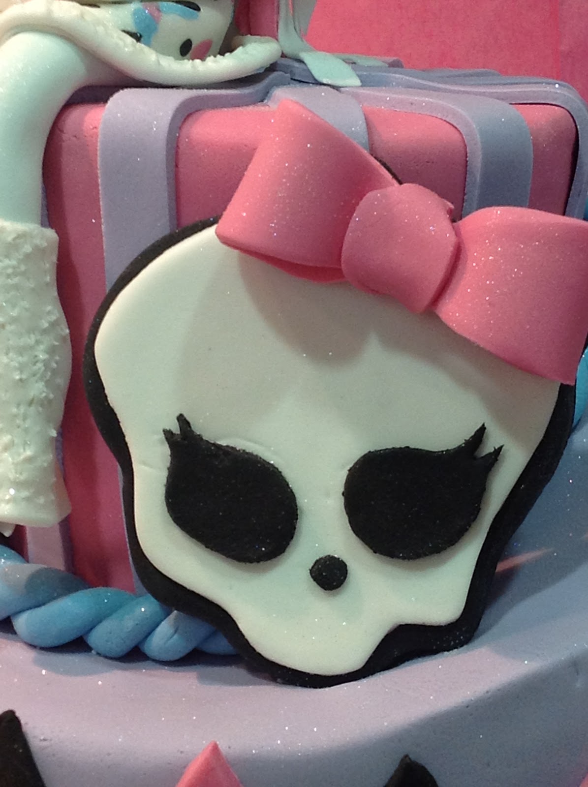 DULCICHUS: MONSTER HIGH DE LAURA