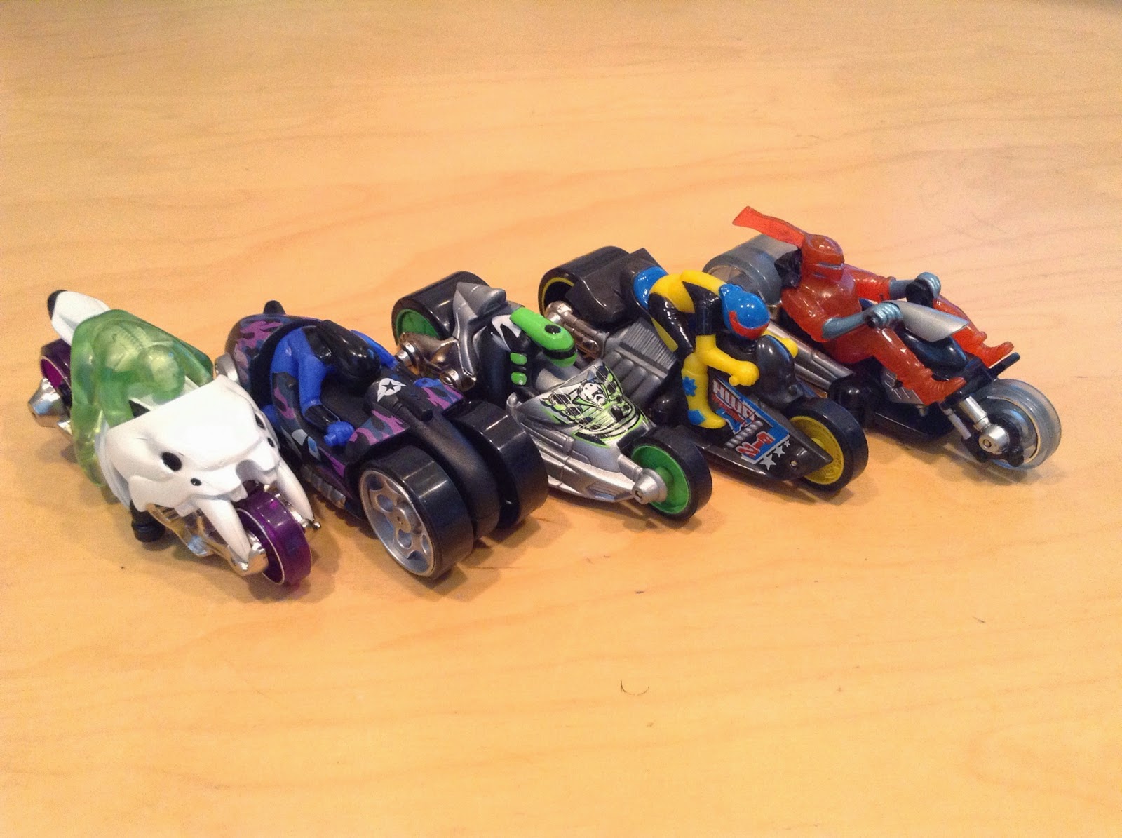 JULIAN'S HOT WHEELS BLOG: 2005 Value Pack - Part 4: Thundercycles