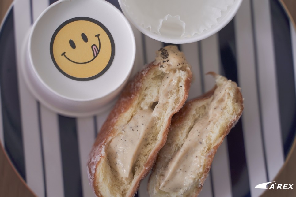 AREX: [Recommended Doughnuts in Seoul] Cafe Knotted and Awesome Donut Seoul