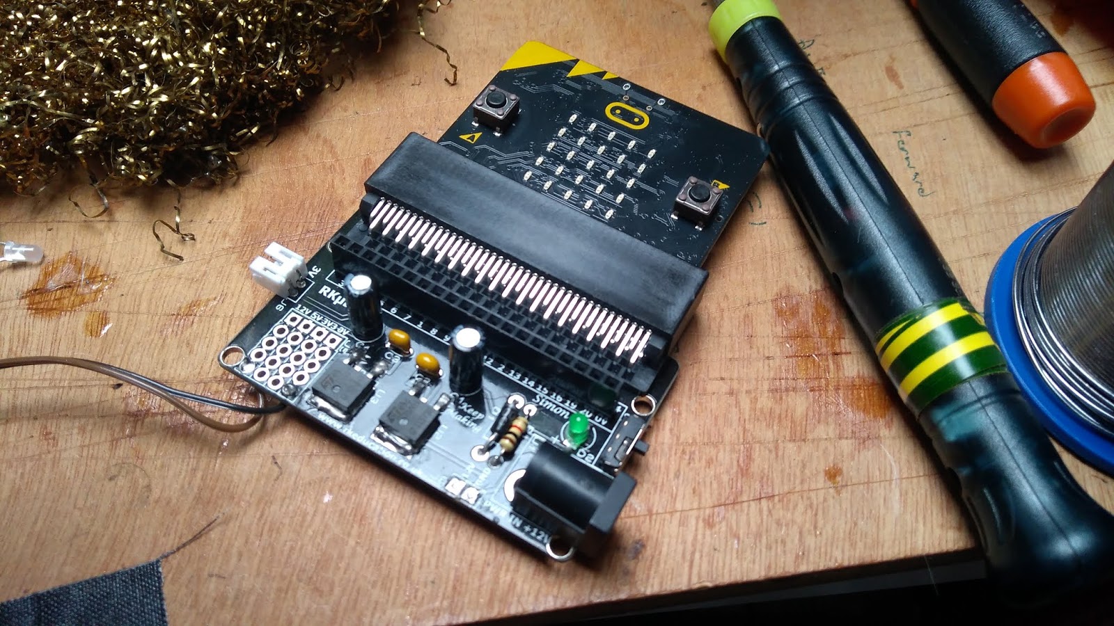 Concretedog: The Rkub2 Microbit edge connector board