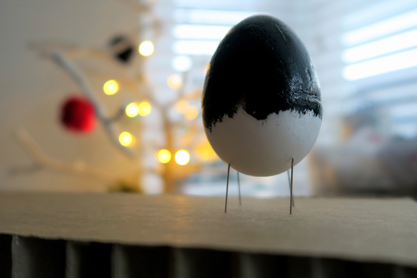 Ornaments made with drawing pins | mamaisdreaming.blogspot.co.uk