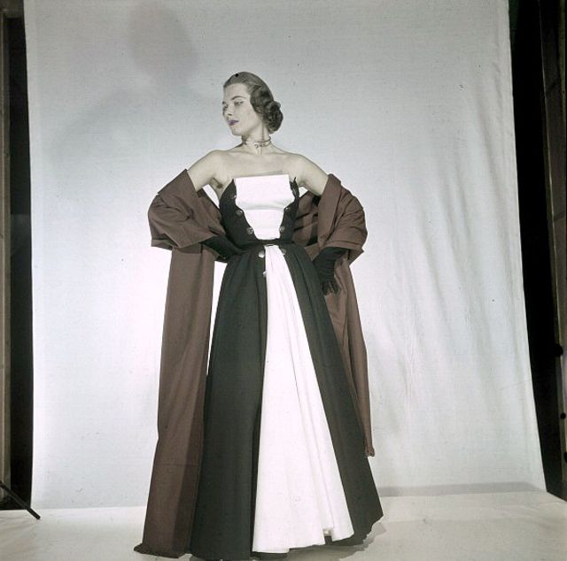 Stunning Fashion Photography by Walter Carone in the Early 1950s ...