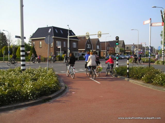 A view from the cycle path: Mass cycling requires sociable side-by-side ...