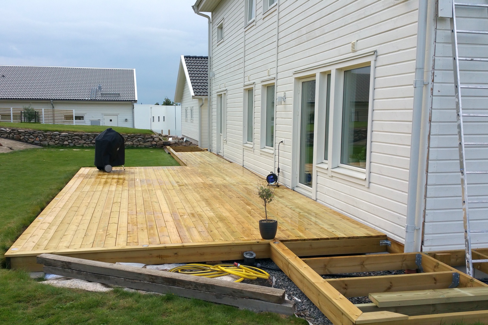 Vårt hus blir till: Altan och entrétrappa!