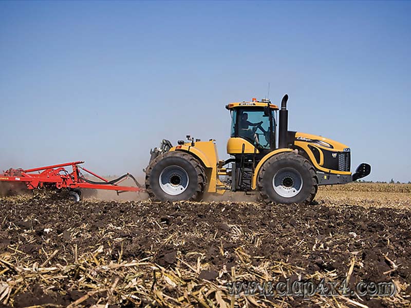 Tractors - Farm Machinery: Challenger MT 900