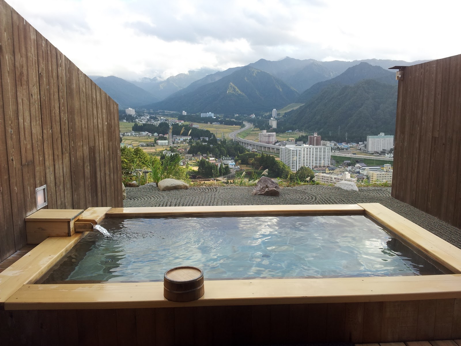 Snow Country Region in Japan Official Blog: Outdoor Onsen - Rotemburo