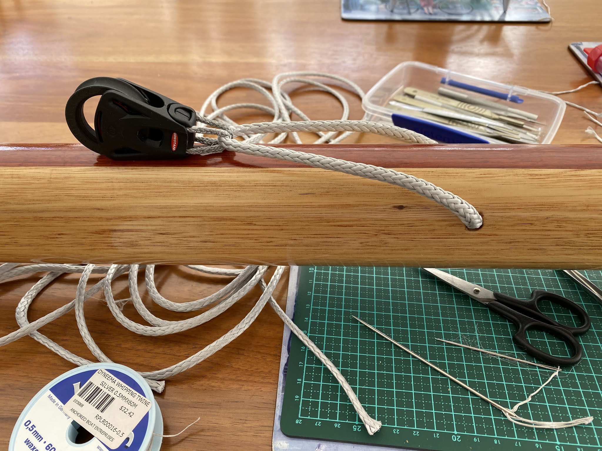 Suzy's Blog: Making the most of the dyneema - splicing rings for boom ...