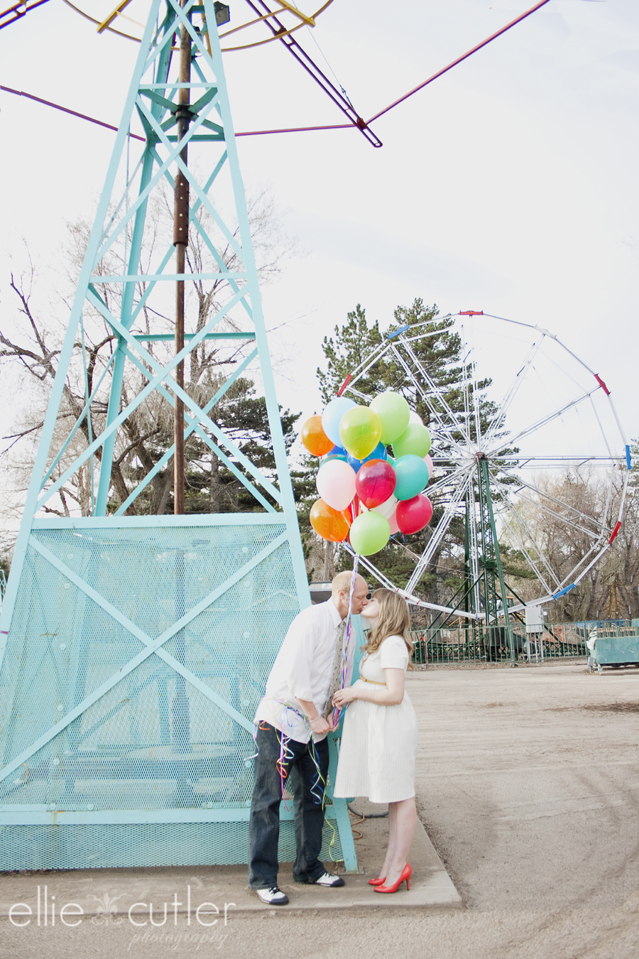 Über Chic for Cheap: Meet Ellie Cutler {Maternity Shoot}