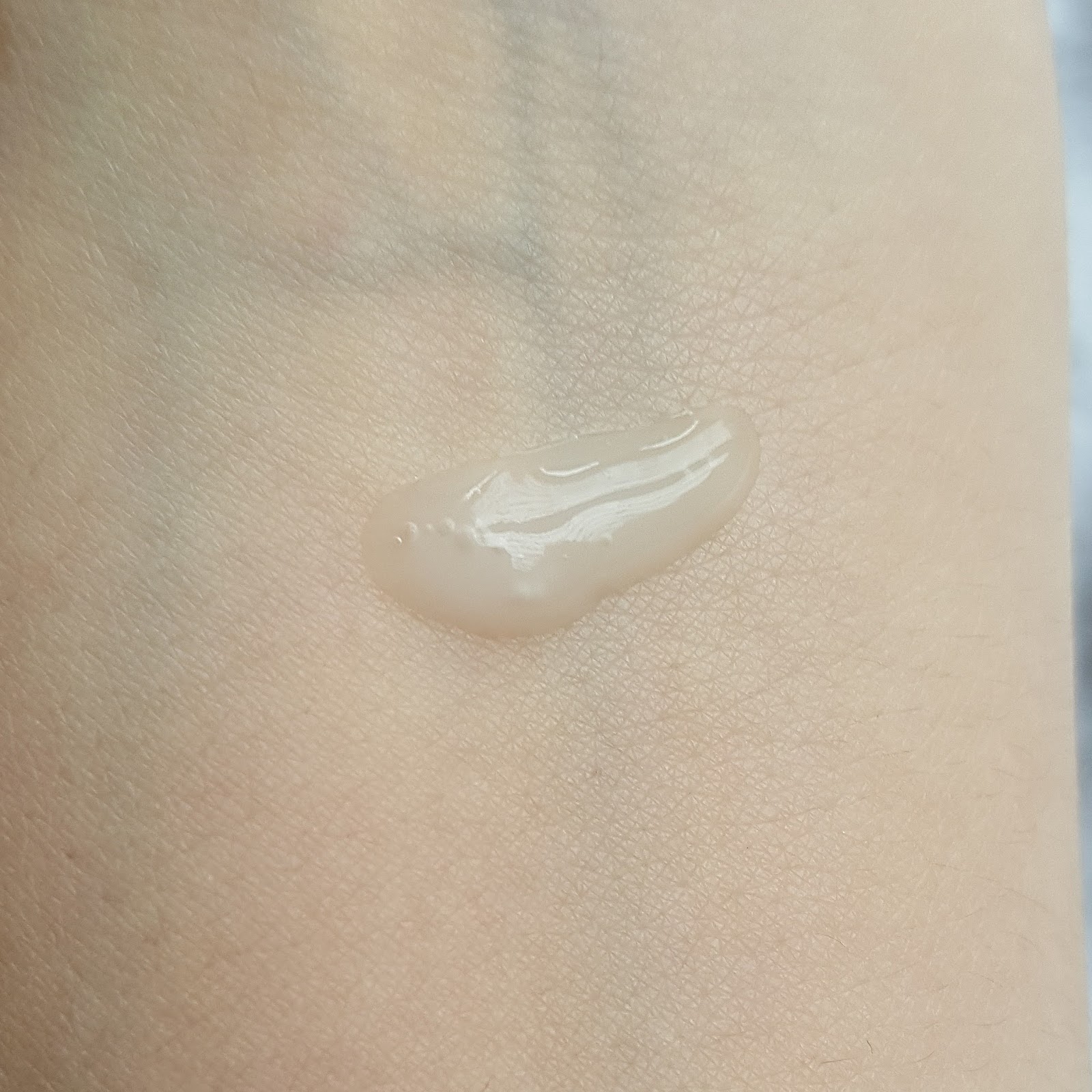 RIDZI MAKEUP: AVIANCE WHITE INTENSE RADIANCE SERUM REVIEW