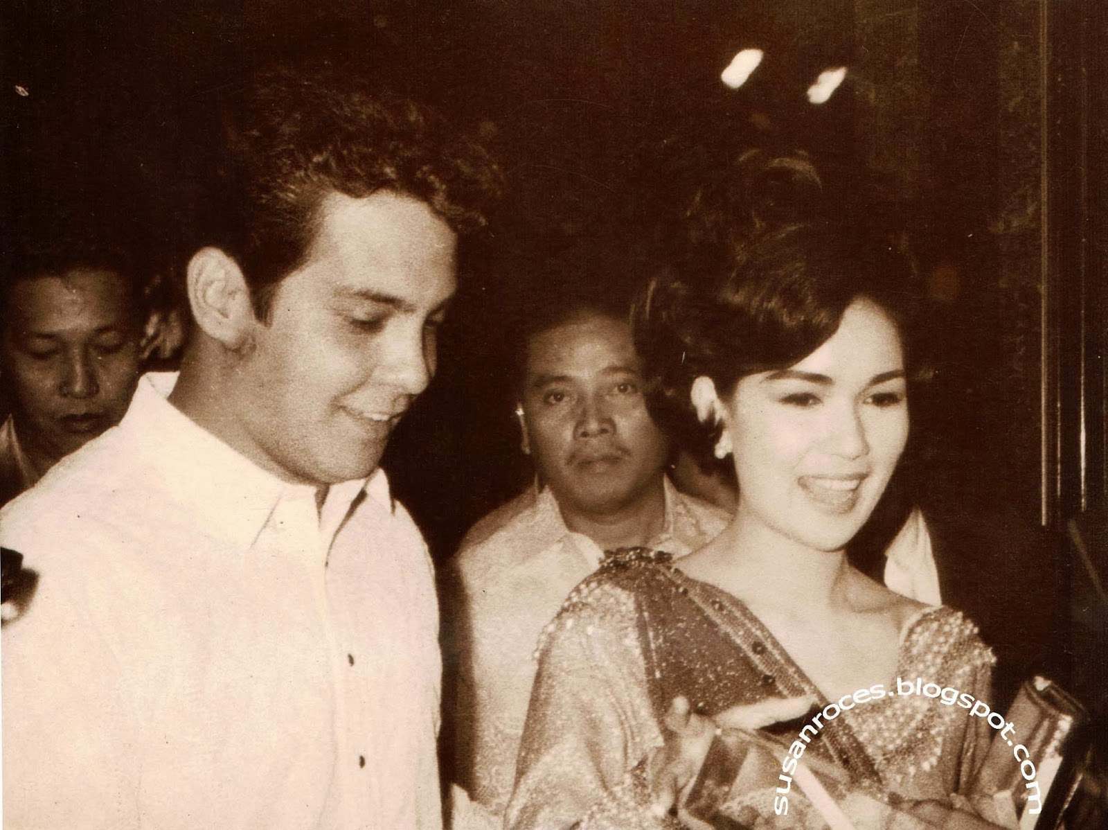 SUSAN ROCES: November 2013