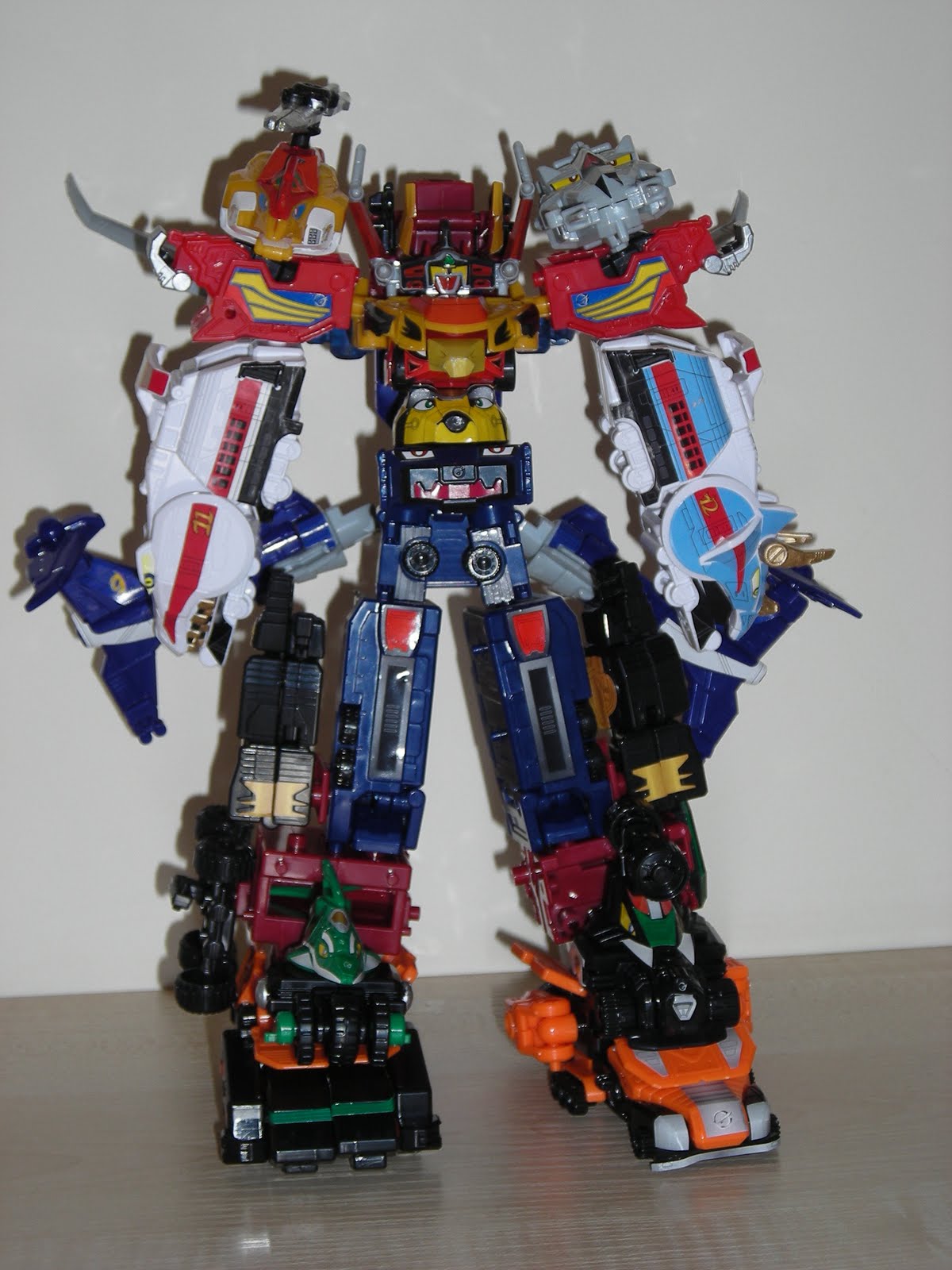 My Shiny Toy Robots: Toybox REVIEW: Engine Sentai Go-Onger mini-pla ...