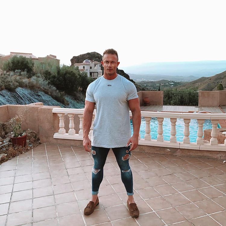 Muscle, Muscle, Muscle: Charlie London 4