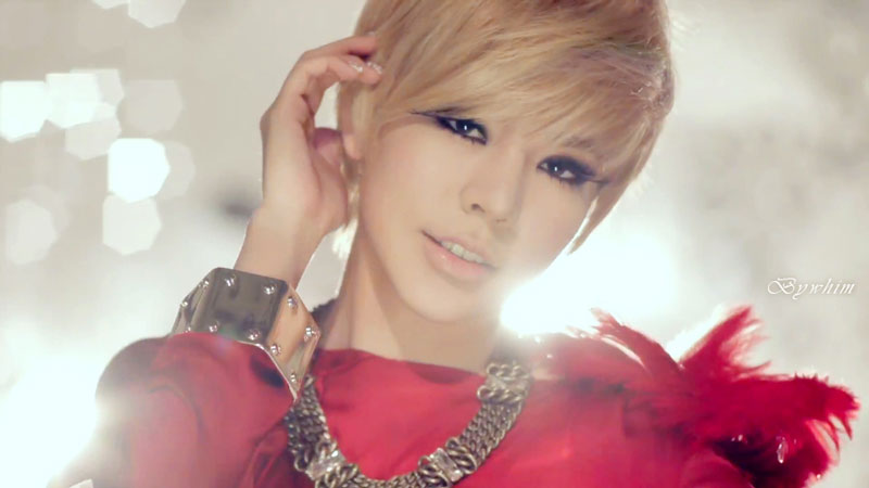 Farizkha Amalia Suryani: Biodata Sunny SNSD