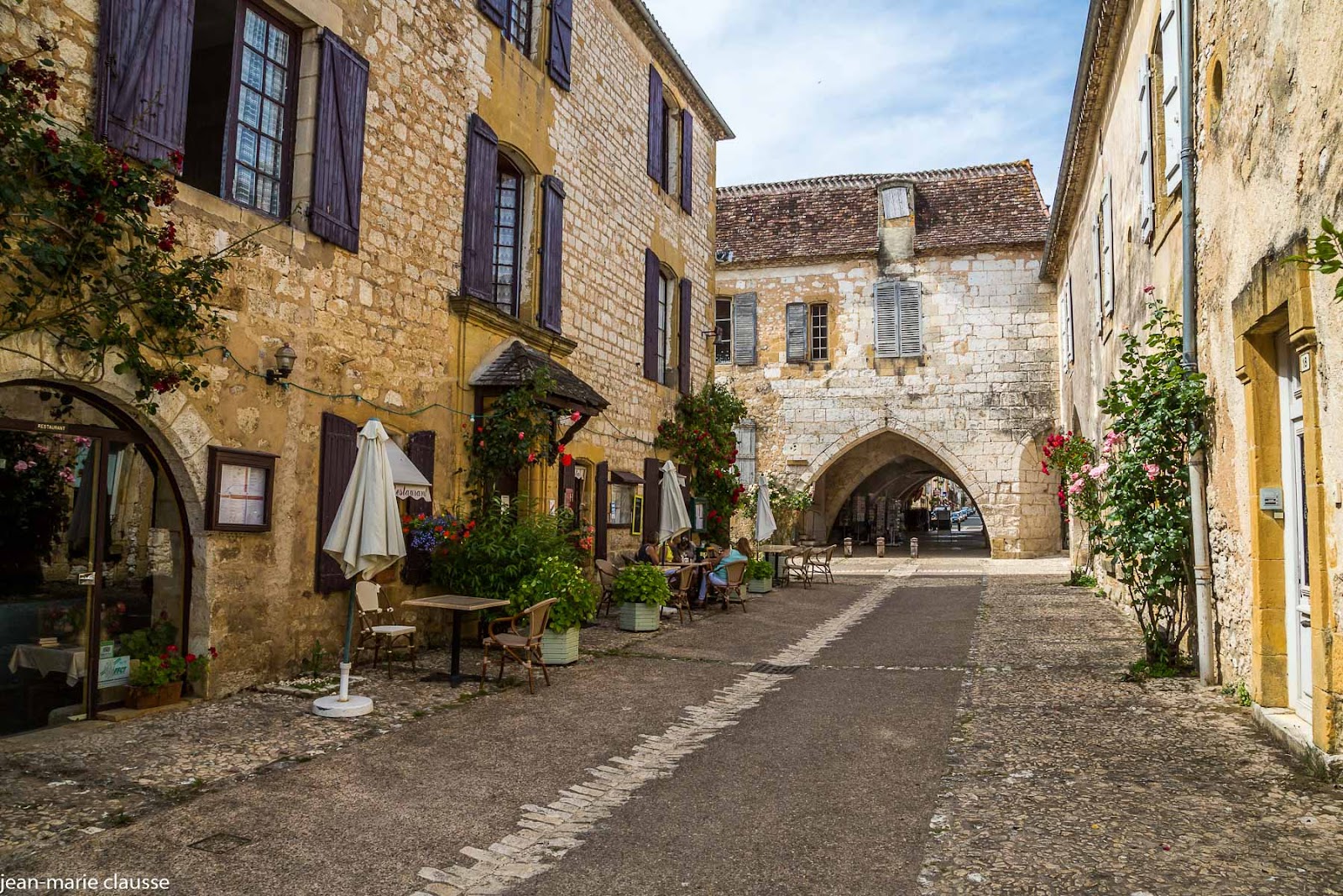 Découvrir la France en photos: 44 - MONPAZIER. (Dordogne-24)