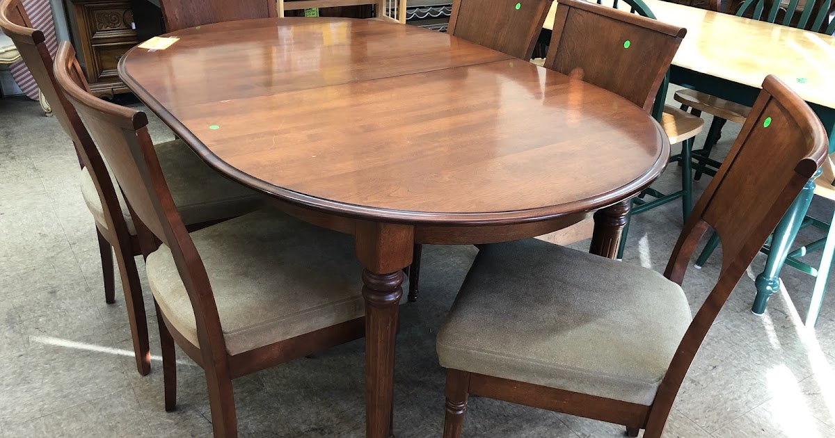 Uhuru Furniture & Collectibles: Dining Table with Leaf & 6 Chairs ...