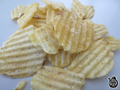 FATGUYFOODBLOG: Roasted Garlic & Sea Salt Wavy Lays!