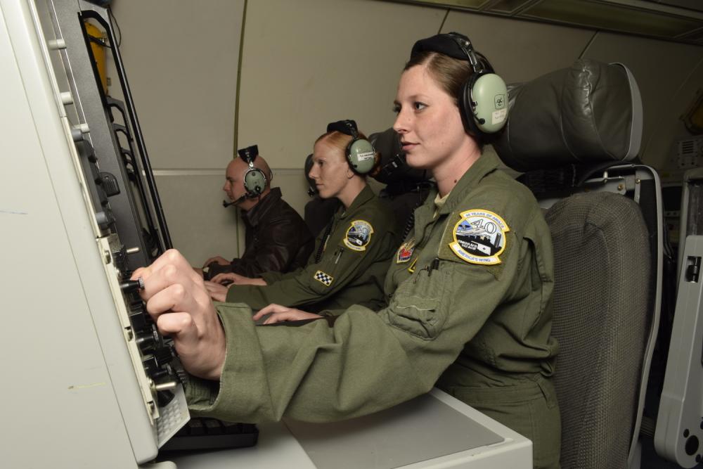 SI VIS PACEM, PARA BELLUM: I RADAR DOPPLER AN / APY 1 e 2 WESTINGHOUSE ...