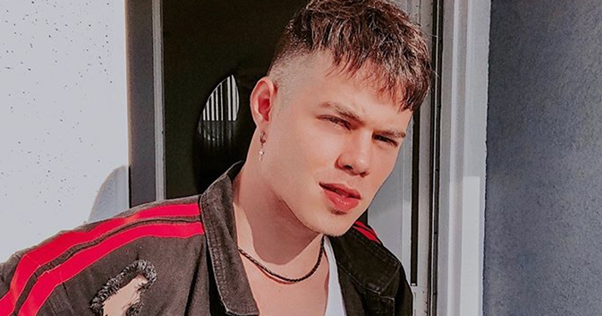 Gustavo Rocha exibe tanquinho e volume ao segurar a vara no rio ...