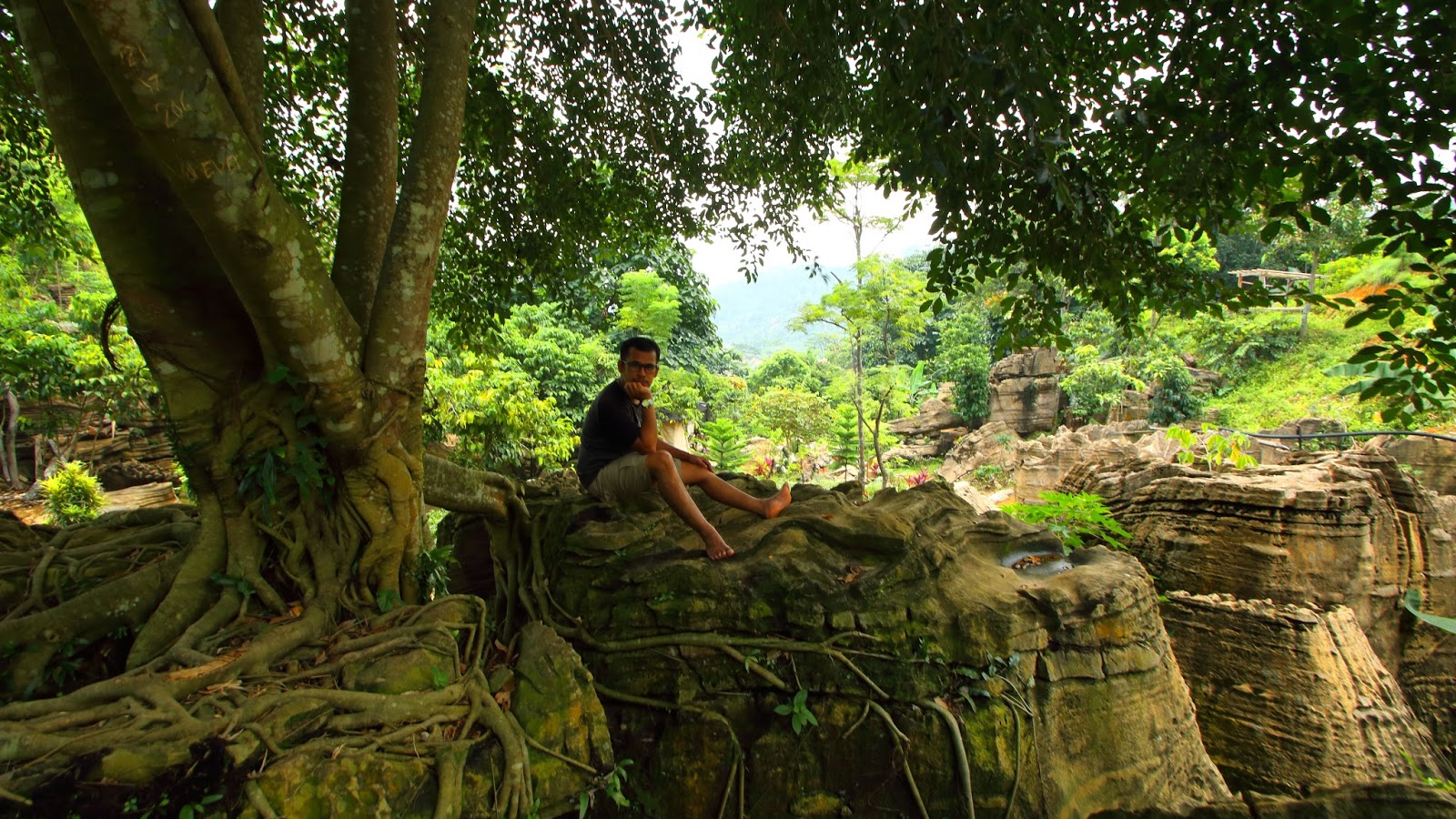 Hiking ceria ke Goa Agung Garunggang Geopark-Sentul, Bogor