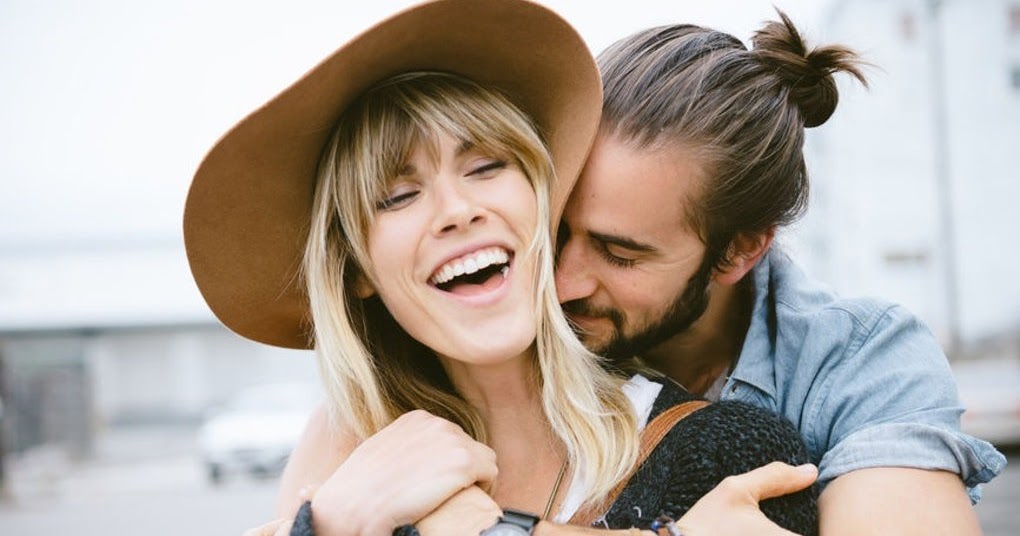 You will need the best app to hook up with open minded people: How to ...