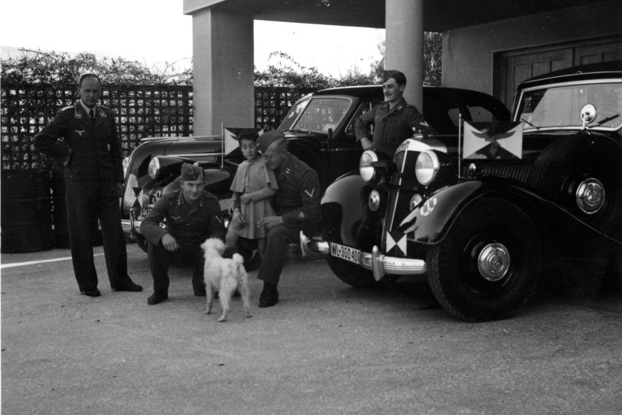 NAZI JERMAN: Foto Mobil Horch