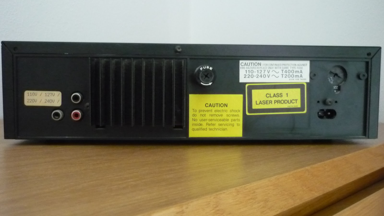 M i c r o C o s e: Recensione Compact Disc Player | Marantz CD273 (1988)