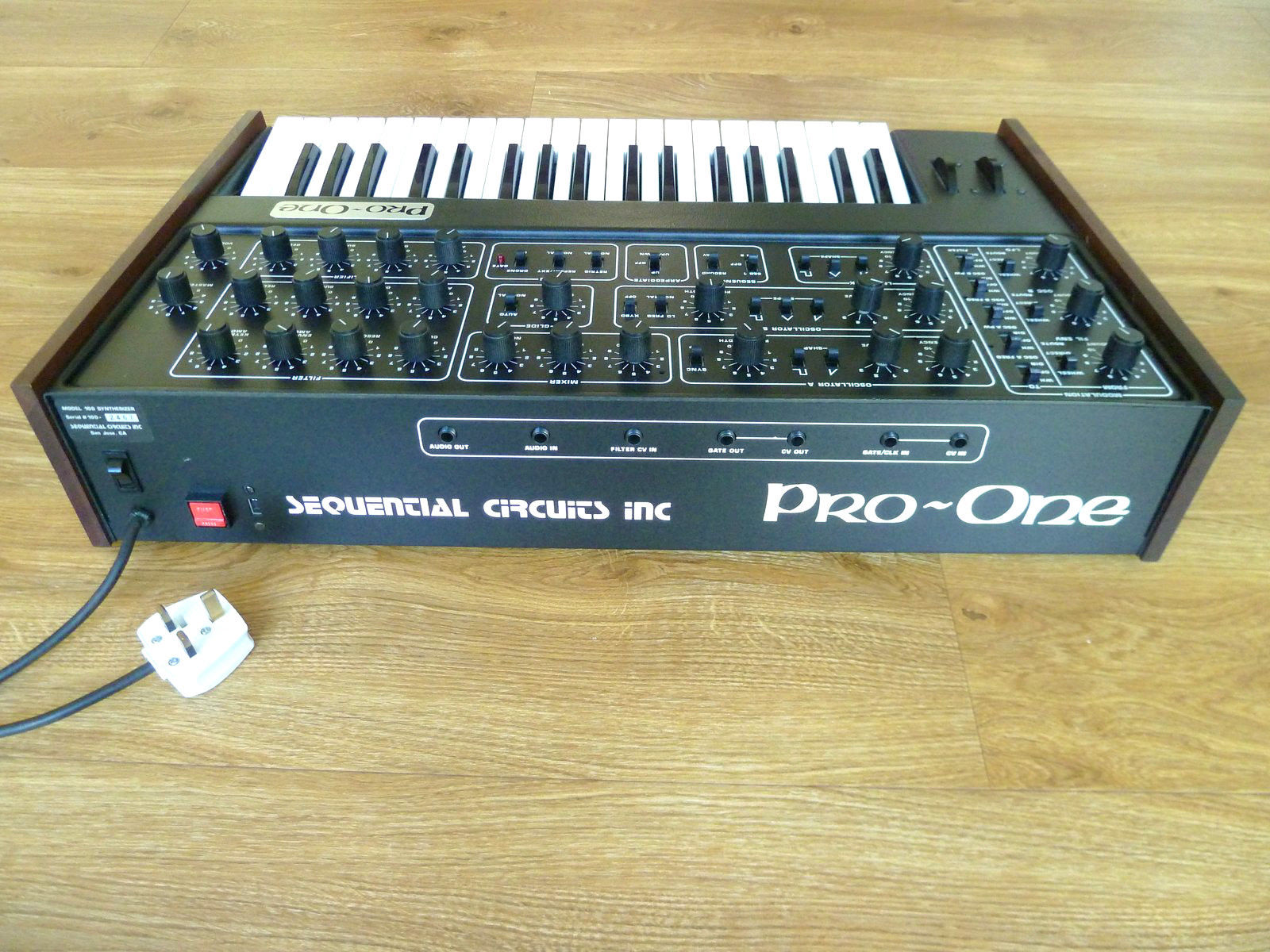 MATRIXSYNTH: SEQUENTIAL CIRCUITS PRO-ONE ANALOGUE SYNTHESISER SN 2467