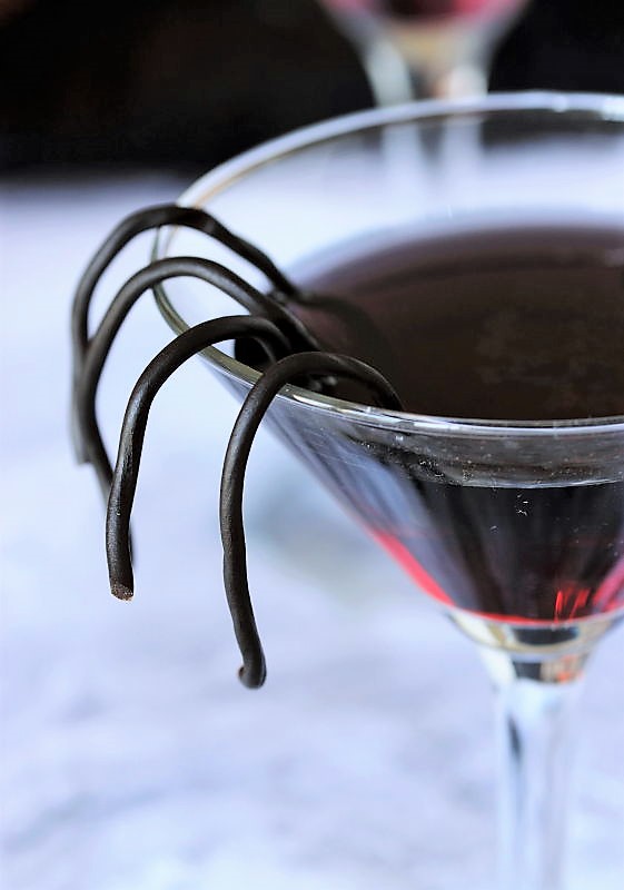 Spider's Kiss Cocktail | The Kitchen is My Playground