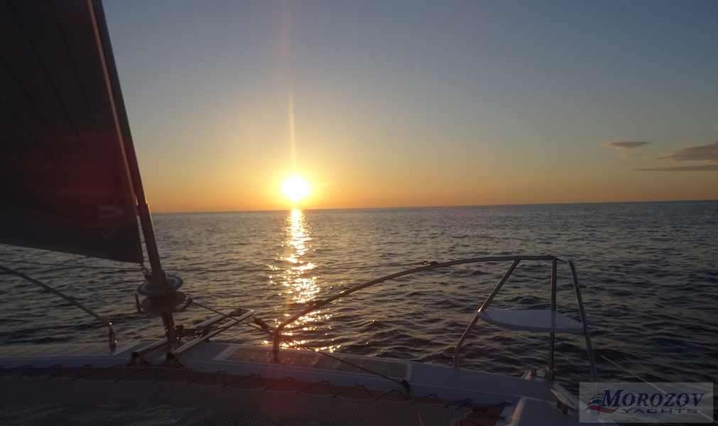 Morozov Yachts: Катамаран Lady Hawke 33. Перегон. Впечатления.