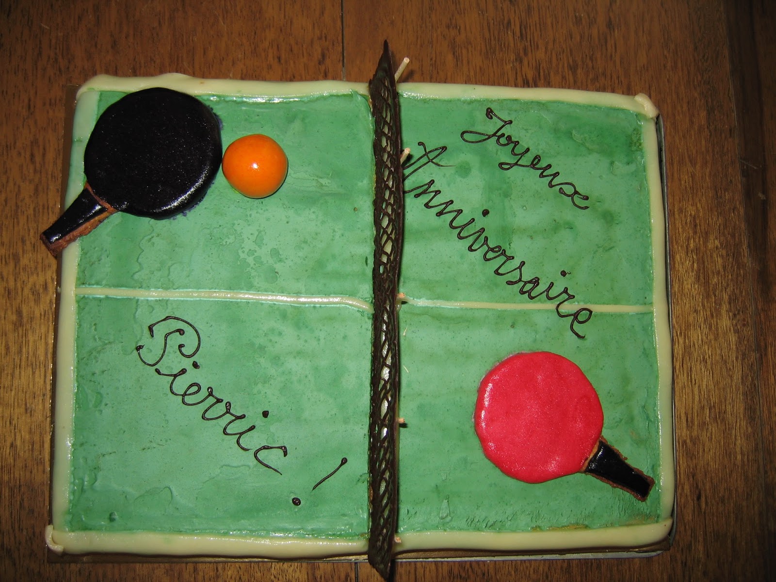 L'île aux gâteaux: La table de ping pong