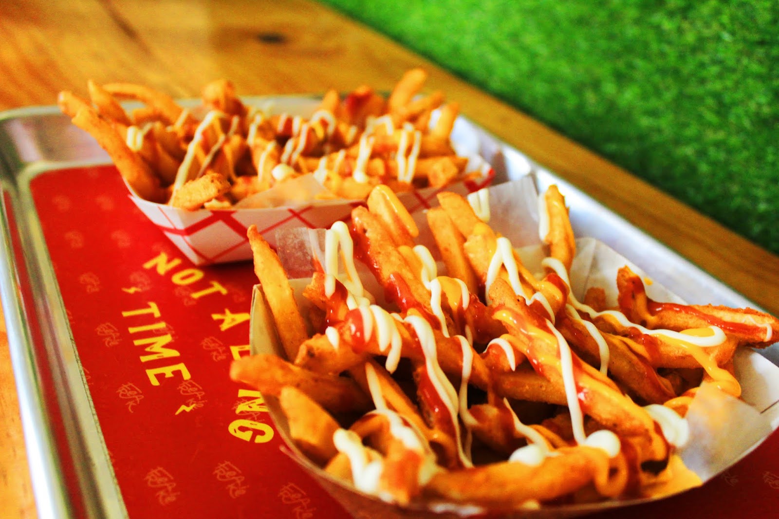 Cabaleando: Freakie Dogs