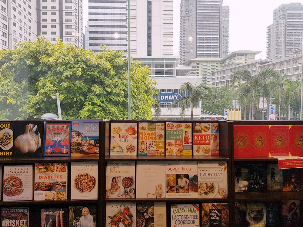 Fully Booked BGC | diane wants to write