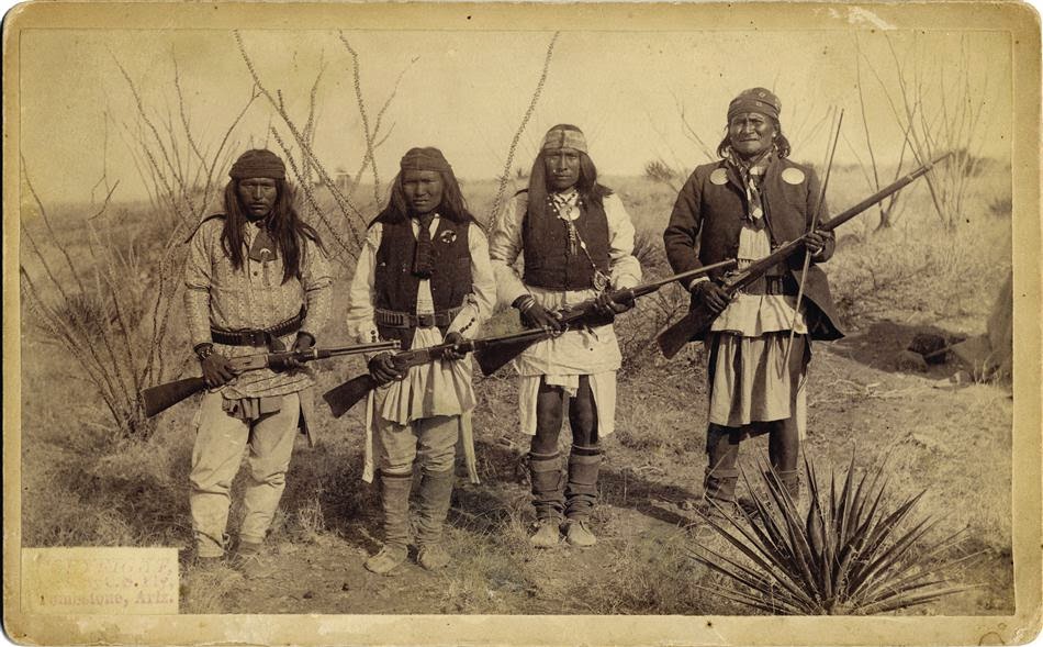 EL HOMBRE QUE MATO A LIBERTY VALANCE: APACHES - EL PUEBLO ENEMIGO