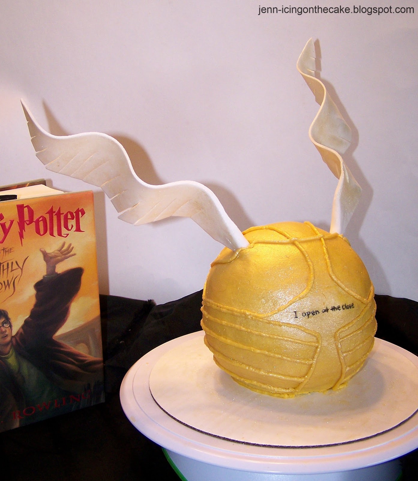 Once Upon a Tier: Harry Potter Snitch Cake