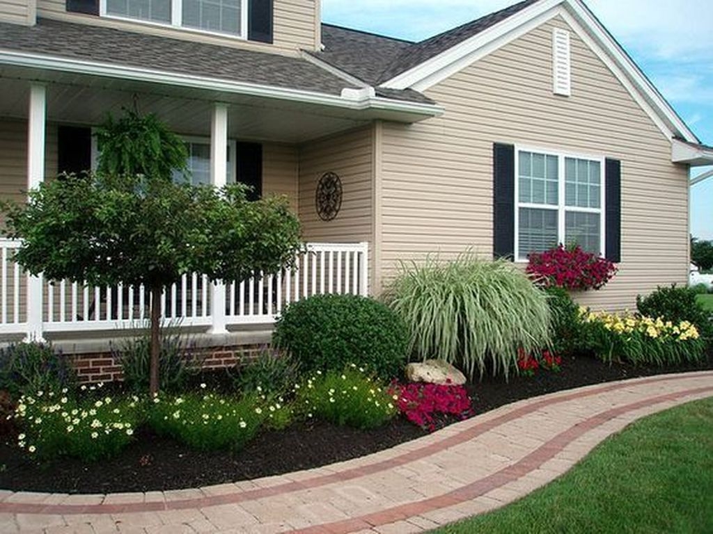 40+ Popular Front Yard Designs Ideas