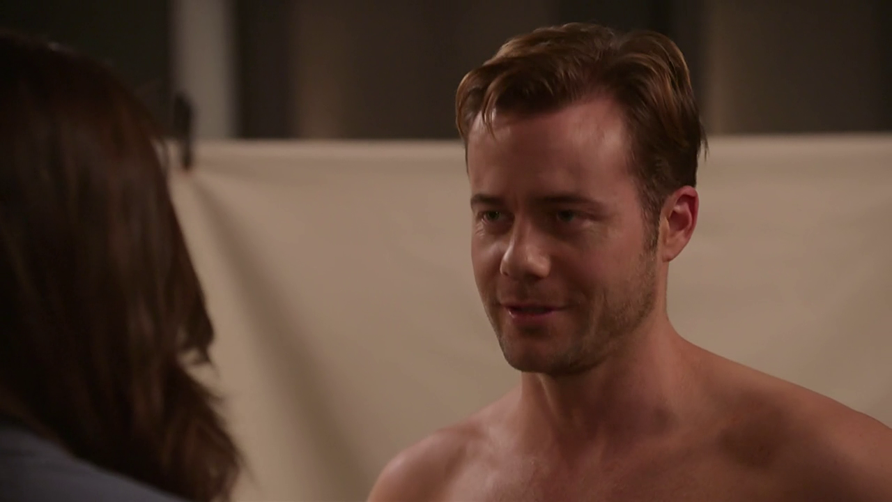 ausCAPS: Scott Smart shirtless in Shortland Street
