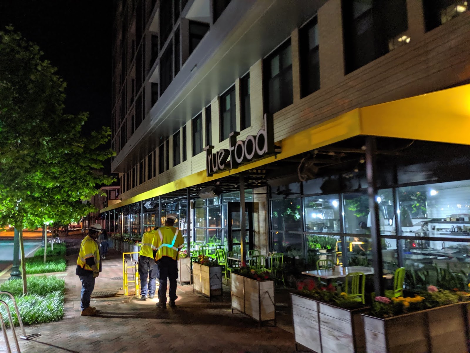 Robert Dyer @ Bethesda Row: Power outage darkens multiple high-rises in ...