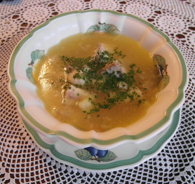 Kuchnia z wyrakiem: Ucha - tradycyjna rosyjska zupa rybna