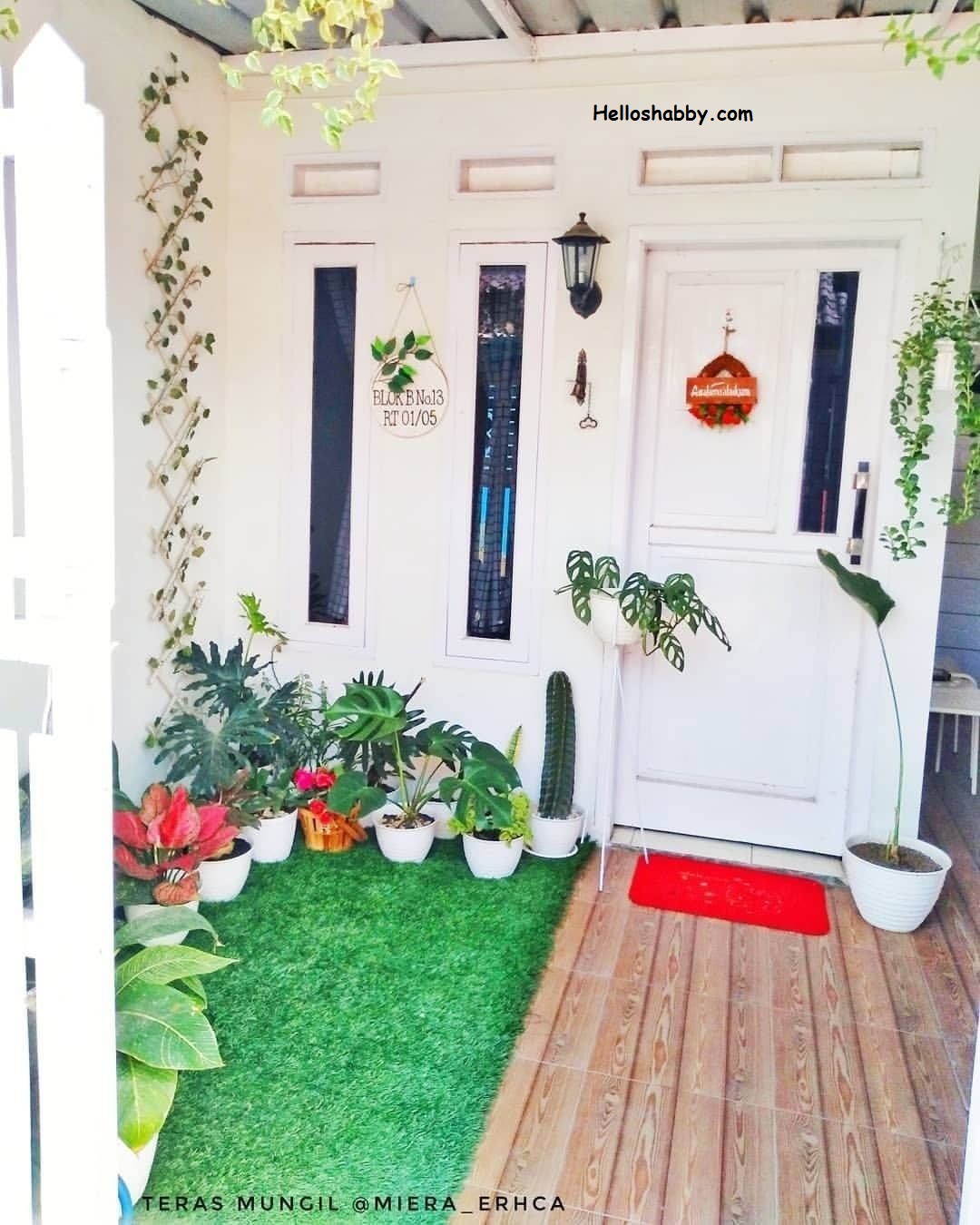 Inspirasi Teras Rumah Cantik dengan Tanaman Gantung ~ HelloShabby.com ...