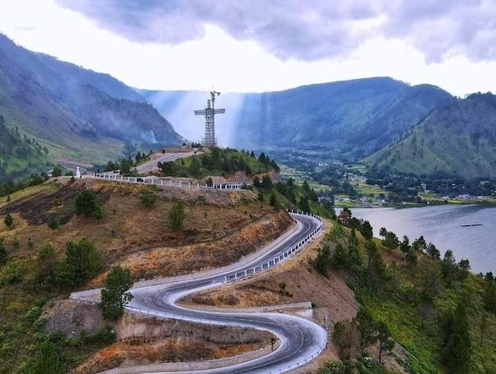 Salah Satu Patung Tuhan Yesus Tertinggi Ada di Bukit Sibea-Bea Samosir ...