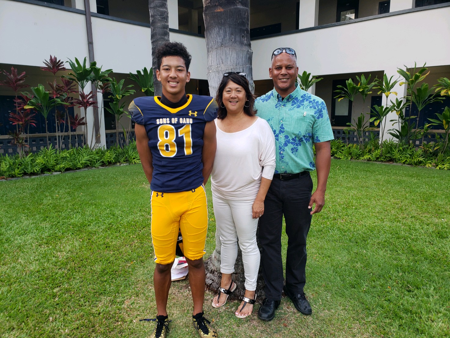 Punahou WR Christopher Paige nabs offers from Army, Navy, Air Force