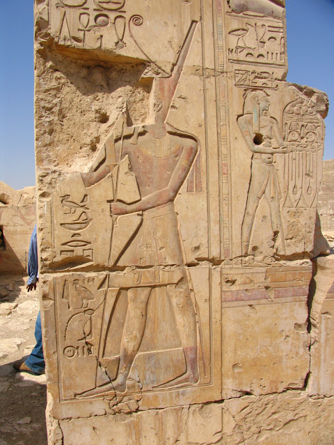 TRAS LA MIRADA DE ISADORA: Templo de Ramsés II en Abydos; 3ª parte