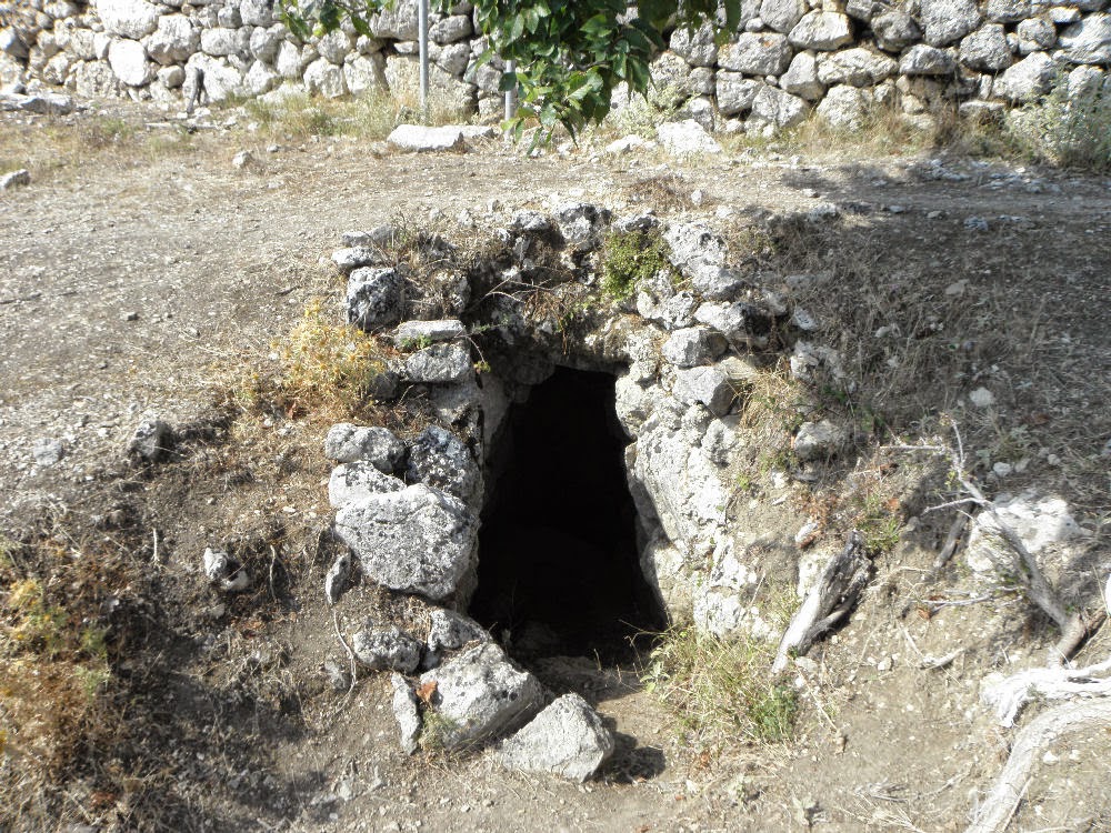 ΙΘΑΚΗ- ΣΤΟ ΠΑΛΑΤΙ ΤΟΥ ΟΔΥΣΣΕΑ ... ΕΥΧΗΝ ΟΔΥΣΣΕΙ