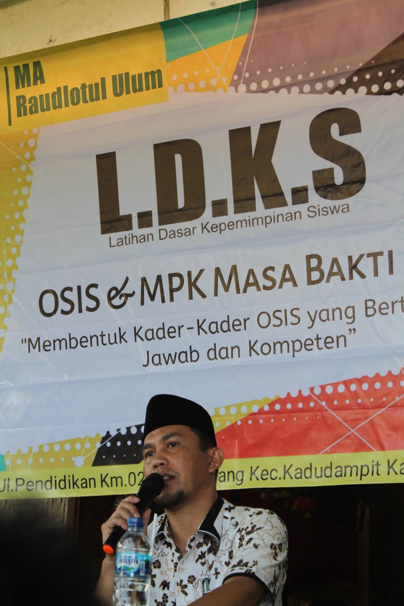 √Menggembleng Siswa Dalam Latihan Dasar Kepemimpinan (LDK)