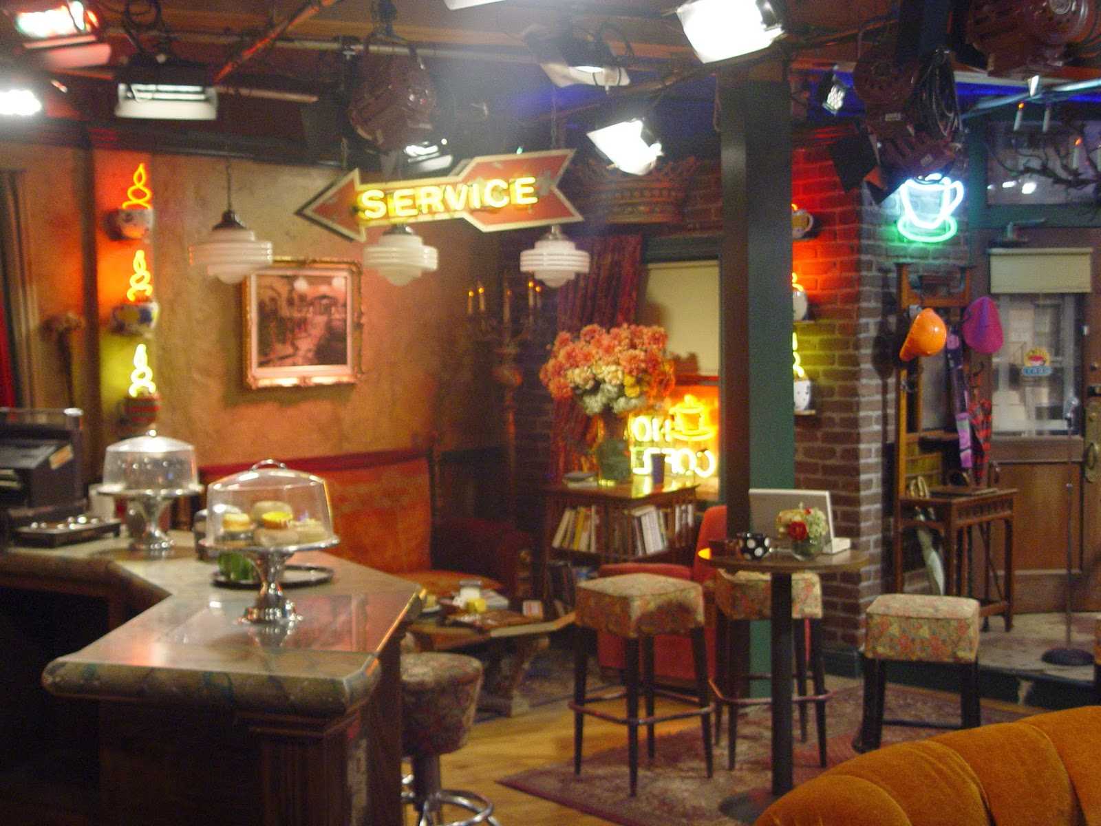 Central Perk - Live a little