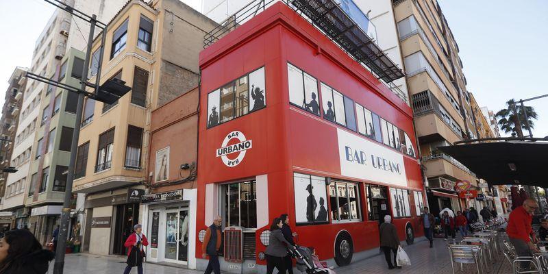 ¿Conoces el increíble y llamativo bar bus en España?