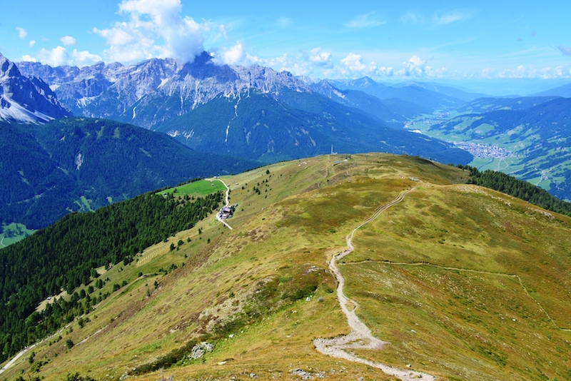 Come raggiungere il Monte Elmo, la terrazza sulla Meridiana di Sesto ...