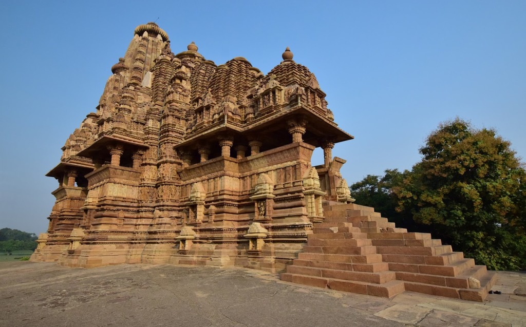 Hindu Temples of India: Vishwanatha Temple, Khajuraho – The Temple