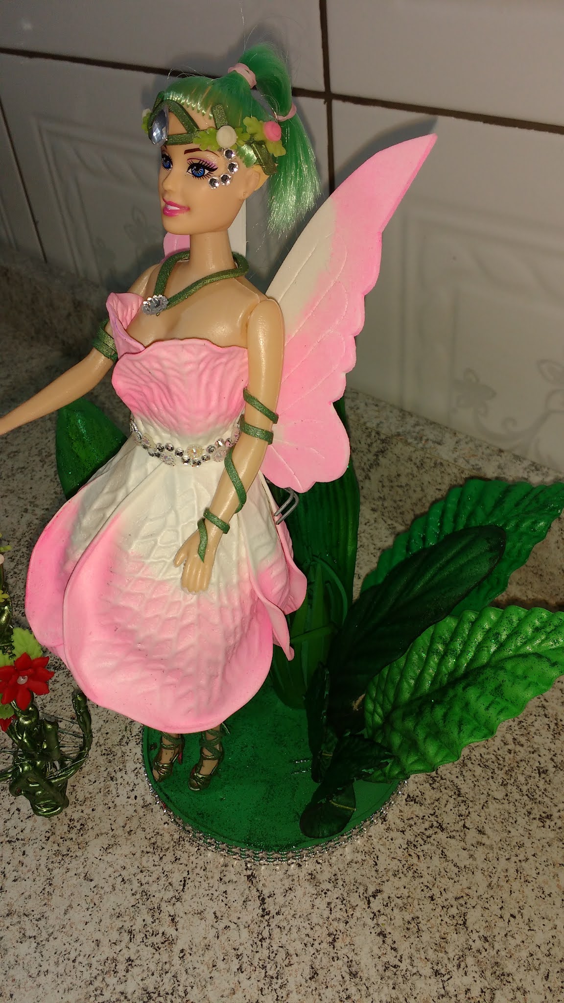 Arte Safira: Barbie Elfa de e.v.a tutorial bem simples